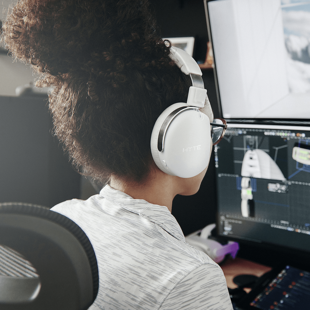 HYTE Eclipse HG10 Wireless Gaming Headset | iBUYPOWER®